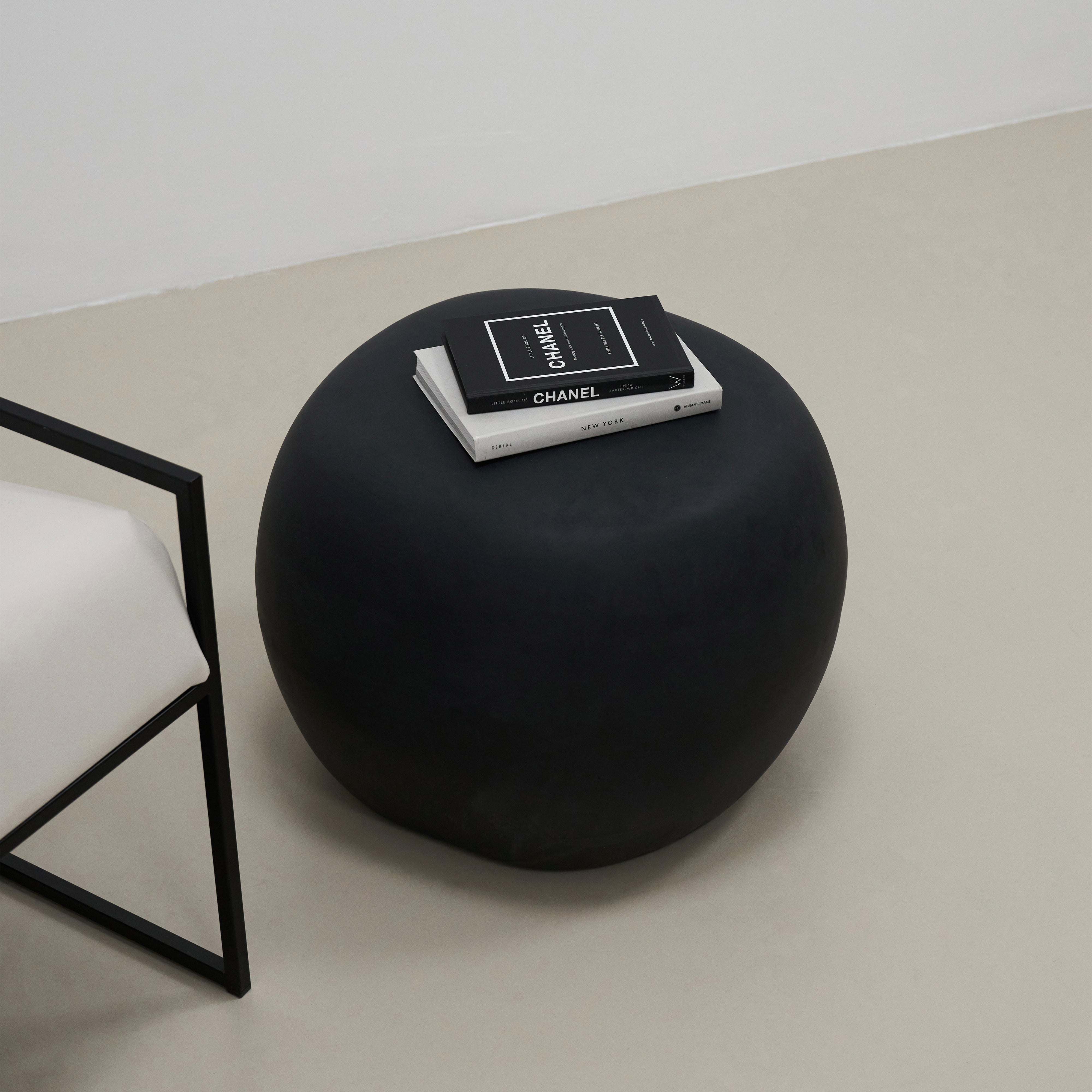 Minimal Onyx Pebble Side Table - Zola