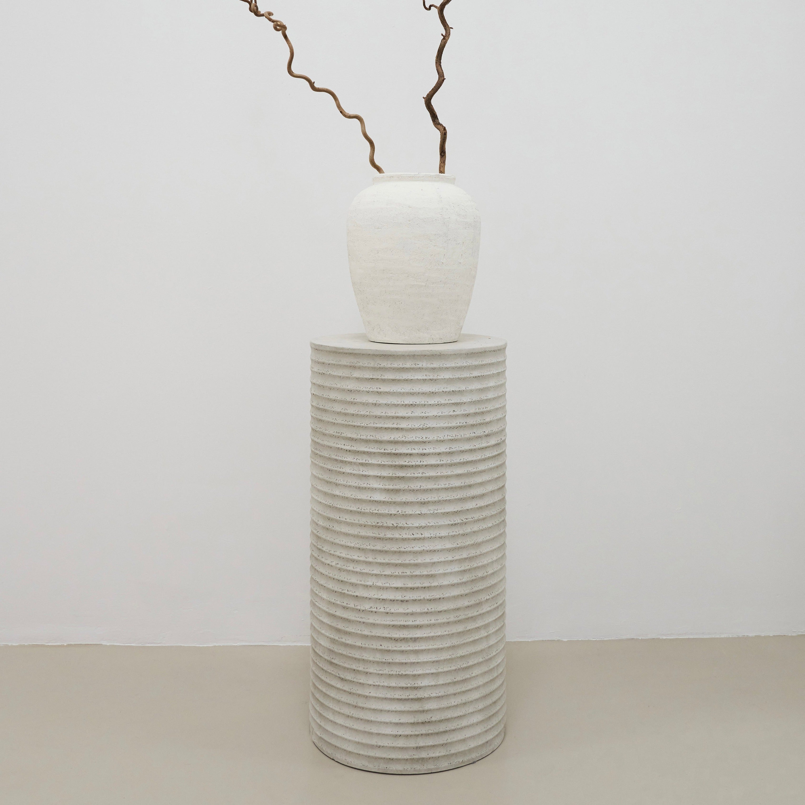 Minimal Concrete Ribbed Plinth - Raya